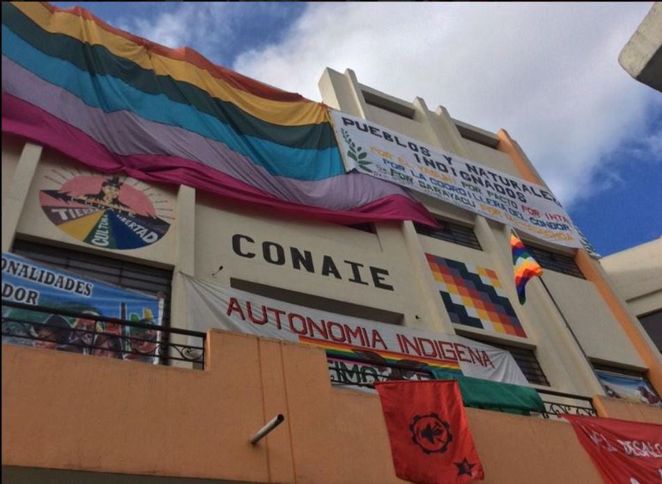 Delegaciones se turnan para custodiar sede de la Conaie - Revista La Verdad